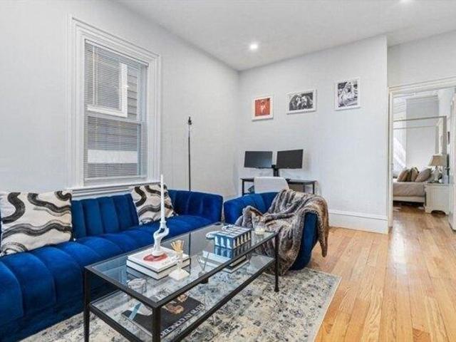 house with 6 bedroom, Boston MA DLS102962052
