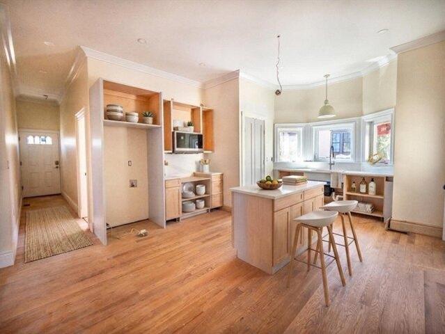 house with 6 bedroom, Boston MA DS101750328