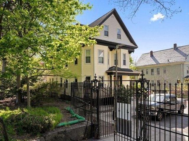 house with 6 bedroom, Boston MA DS102121819