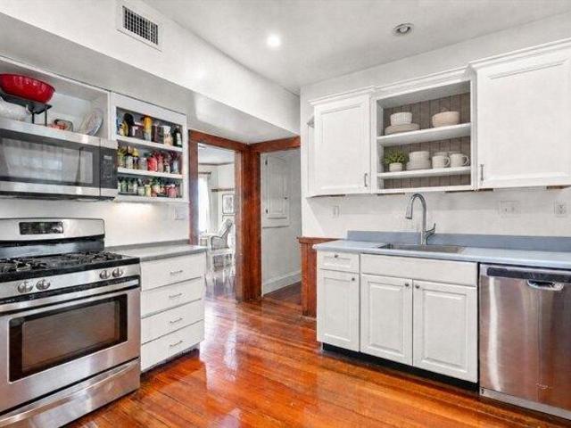 house with 6 bedroom, Boston MA DS104442259