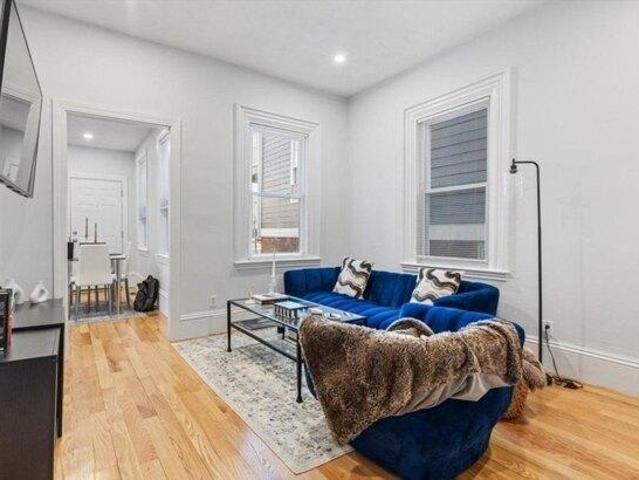 house with 6 bedroom, Boston MA ES103494763