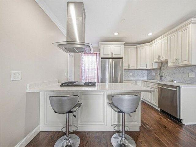 house with 6 bedroom, Boston MA ES103548469