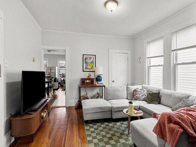 house with 6 bedroom, Boston MA ES103809271
