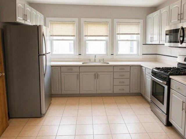 house with 6 bedroom, Boston MA ES103074846