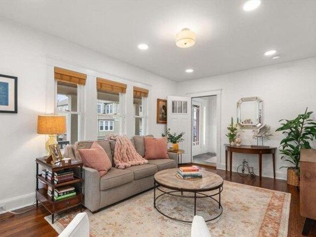 house with 6 bedroom, Boston MA ES103185534