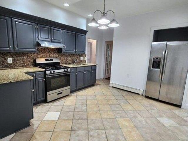 house with 6 bedroom, Boston MA ES103223490
