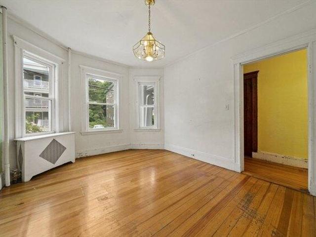 house with 6 bedroom, Boston MA ES104410784