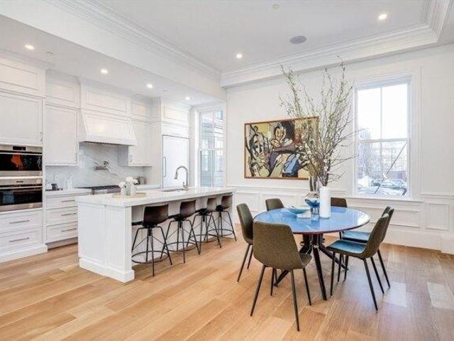 house with 6 bedroom, Boston MA ES104514526