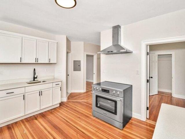 house with 6 bedroom, Boston MA ES104568845
