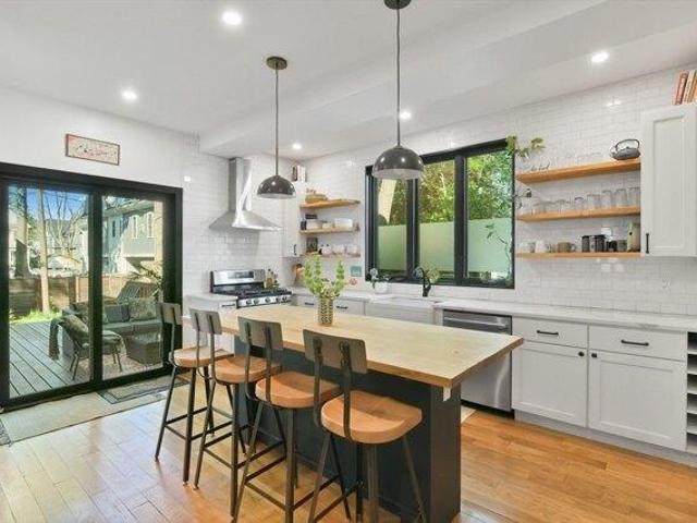 house with 6 bedroom, Boston MA ES104790074