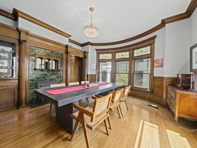 house with 6 bedroom, Boston MA ES104808054