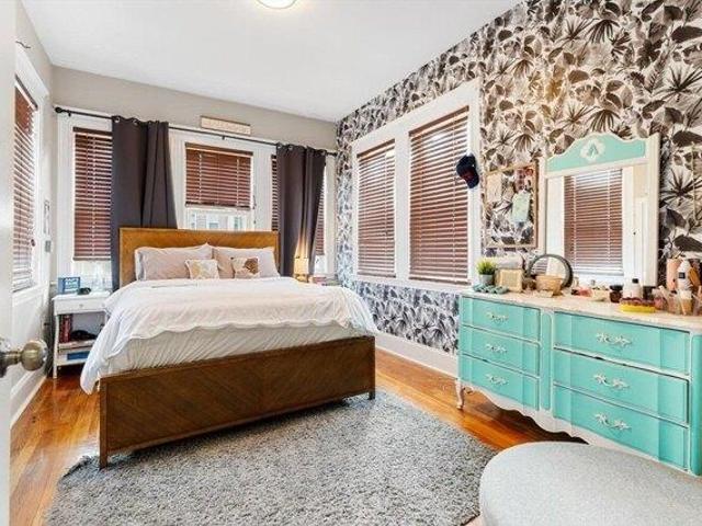house with 6 bedroom, Boston MA ES104898047