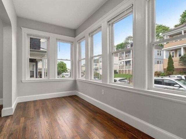house with 6 bedroom, Boston MA ES105060429