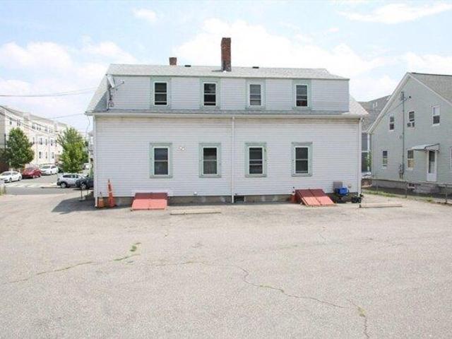 house with 6 bedroom, Boston MA ES105081381