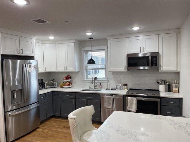house with 6 bedroom, Boston MA ES105095101