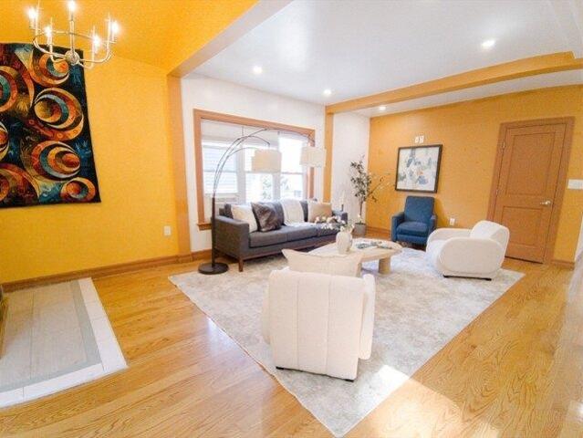 house with 6 bedroom, Boston MA ES105116449
