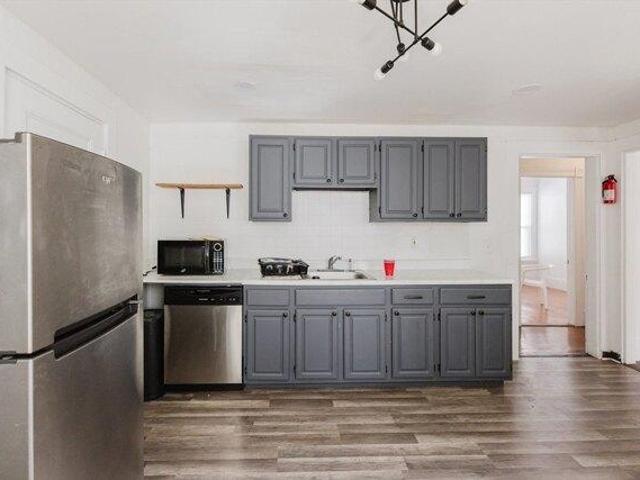 house with 6 bedroom, Boston MA ES105240089