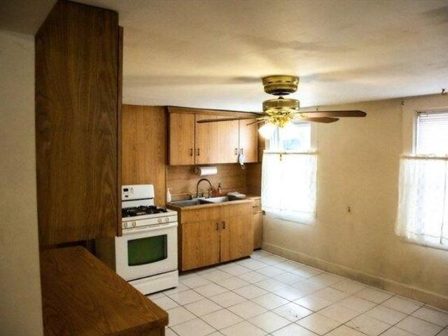 house with 6 bedroom, Boston MA ES105256712