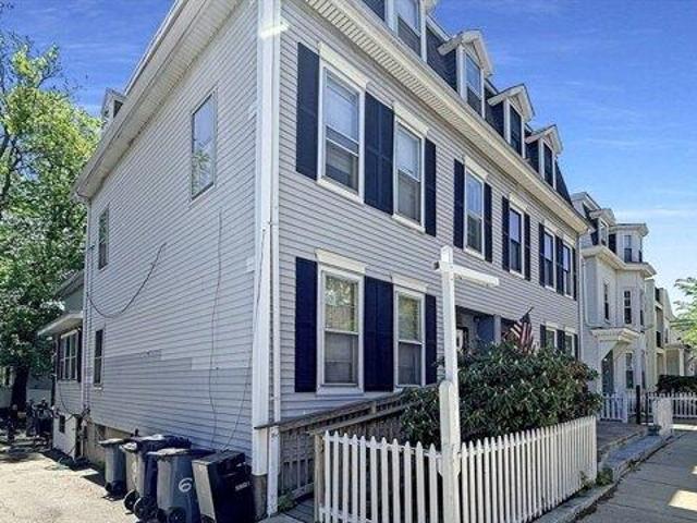 house with 6 bedroom, Boston MA ES105352242