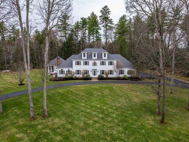 house with 6 bedroom, Bow NH DLS102317212