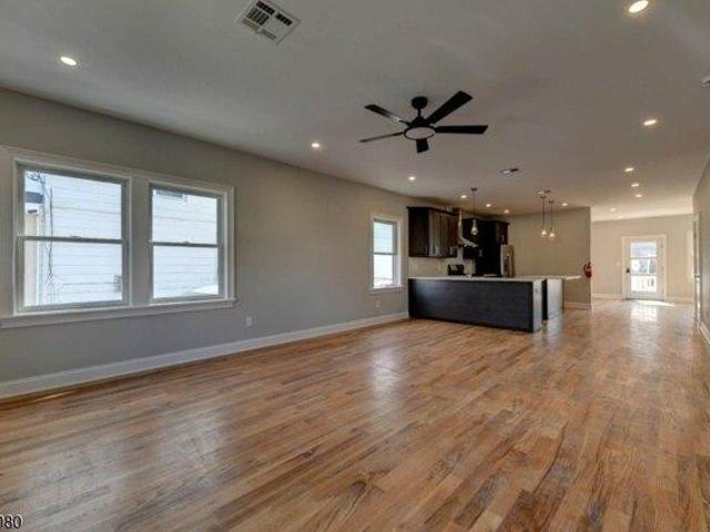 house with 6 bedroom, Bloomfield NJ ES104607617