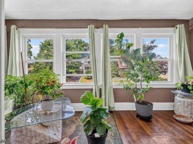 house with 6 bedroom, Bloomfield NJ ES104849362