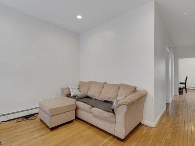 house with 6 bedroom, Bloomfield NJ ES103188555