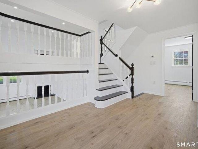 house with 6 bedroom, Bloomfield CT DS103666775