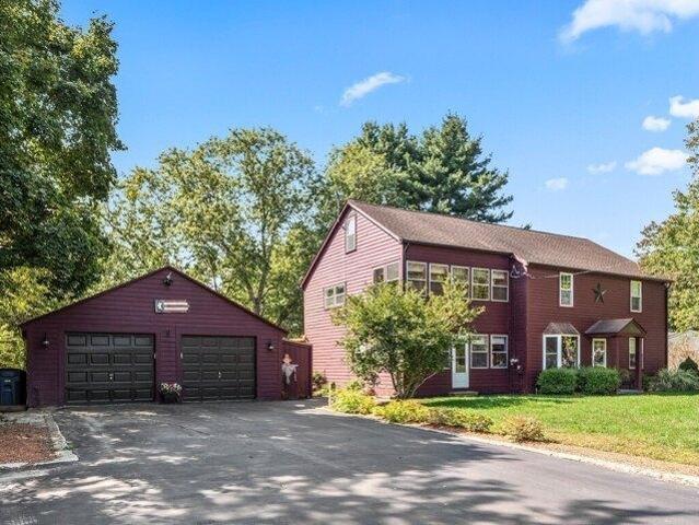 house with 6 bedroom, Blackstone MA DS104044070