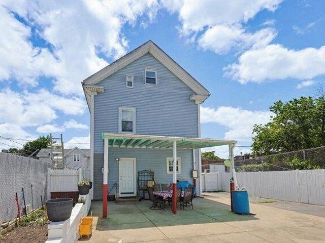 house with 6 bedroom, Brockton MA DS104232507