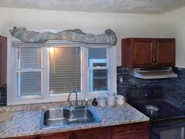 house with 6 bedroom, Brockton MA ES103247309