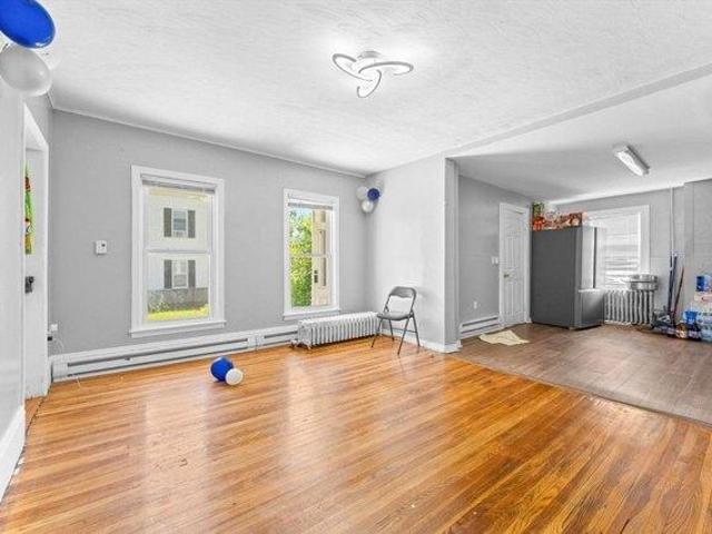 house with 6 bedroom, Brockton MA ES105095730