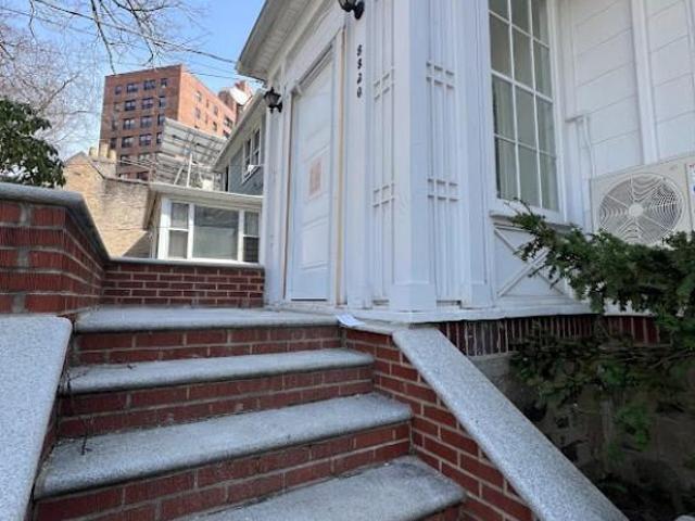 house with 6 bedroom, BRONX NY DLS101711822
