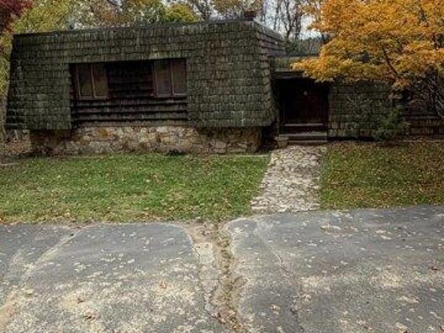 house with 6 bedroom, Brookfield CT DLS102217750