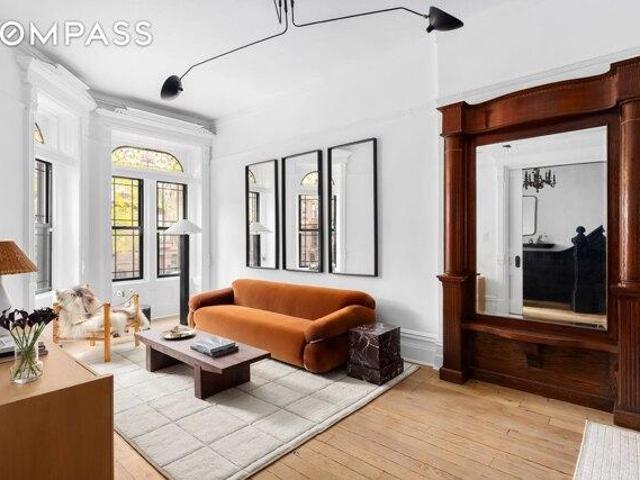 house with 6 bedroom, Brooklyn NY DLS101780531