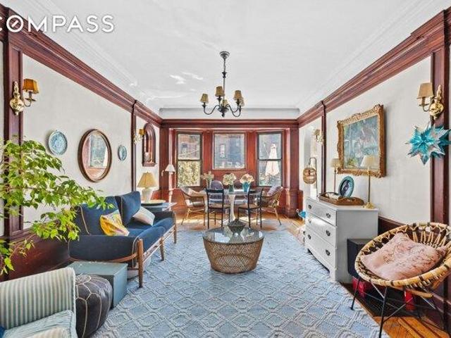 house with 6 bedroom, Brooklyn NY DLS101799892