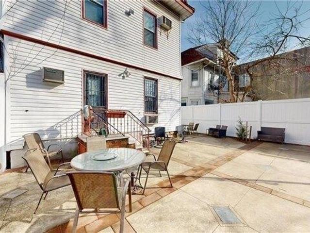 house with 6 bedroom, Brooklyn NY DLS101801110