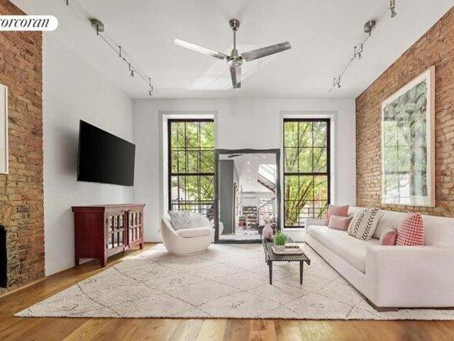 house with 6 bedroom, Brooklyn NY DLS102280489