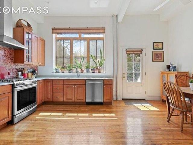 house with 6 bedroom, Brooklyn NY DS102282744