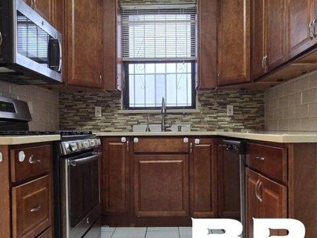 house with 6 bedroom, Brooklyn NY DS103627476