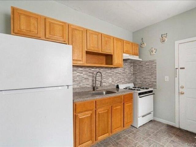 house with 6 bedroom, Brooklyn NY ES104901530