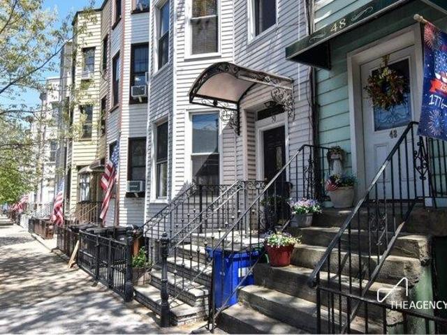 house with 6 bedroom, Brooklyn NY ES105203014