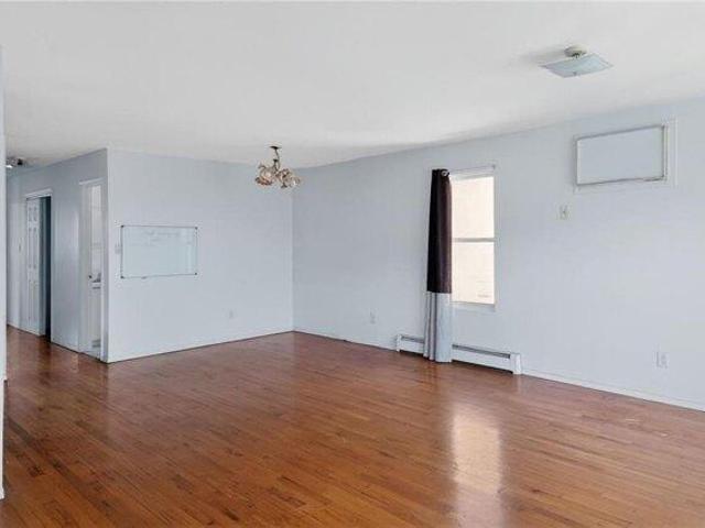 house with 6 bedroom, Brooklyn NY ES105206734