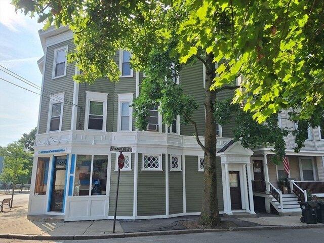 house with 6 bedroom, Brookline MA DLS102314858