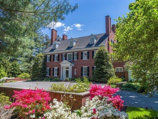 house with 6 bedroom, Brookline MA DLS102317587