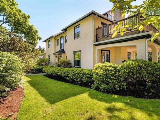 house with 6 bedroom, Brookline MA DLS102823790