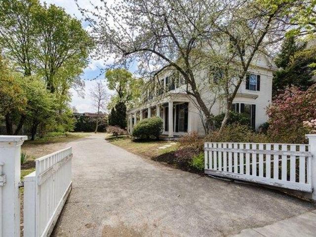 house with 6 bedroom, Brookline MA DS102560032