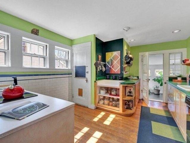 house with 6 bedroom, Brookline MA ES103221609