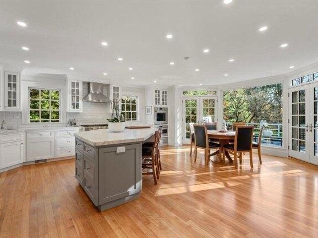 house with 6 bedroom, Brookline MA ES105081758