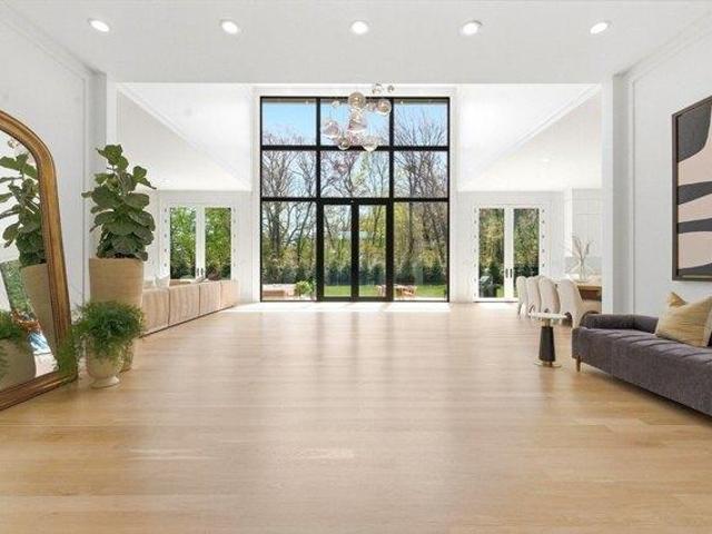 house with 6 bedroom, Brookline MA ES105116629